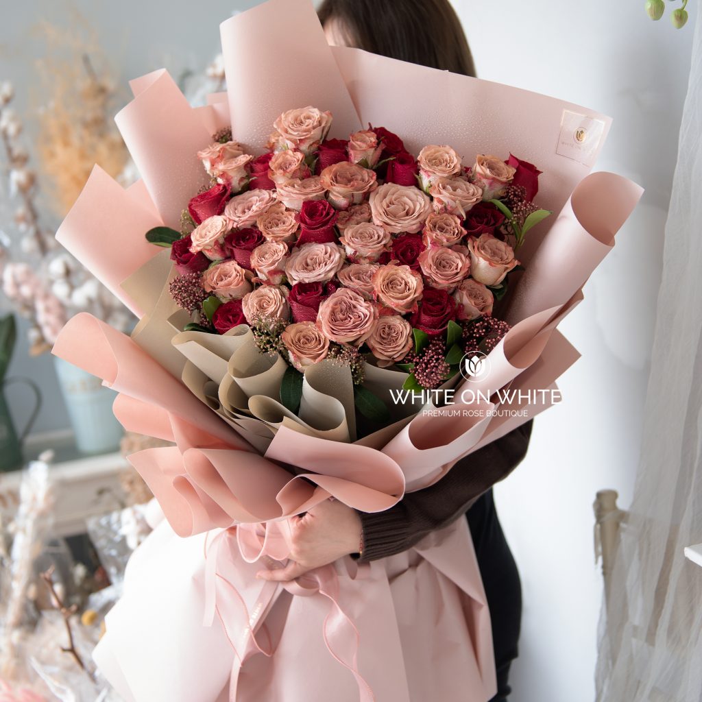 Romantic Wedding Proposal & Engagement Flowers Bouquets